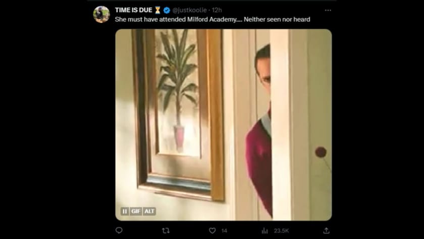 "You can see her hair sticking out" - Taylor Swift popcorn machine ...