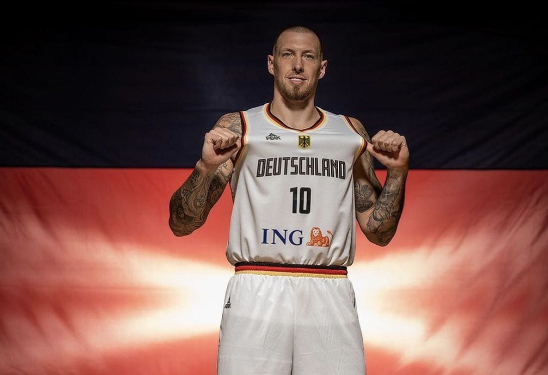 How many rings does Daniel Theis have?