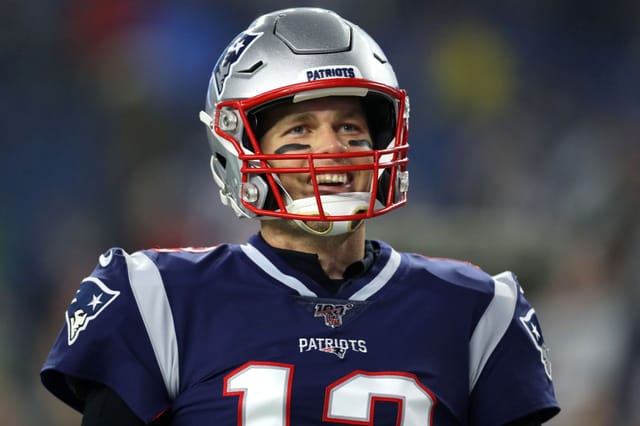 Tom Brady kissing Robert Kraft’s forehead during Patriots game leaves ...