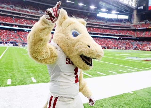 Why is the mascot for Oklahoma the Sooners?