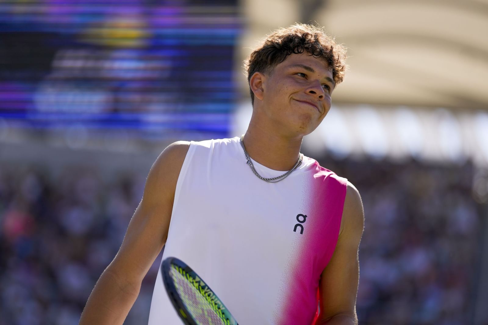 "Telling agent to get him a good clothes sponsor?" - Fans react to Ben ...