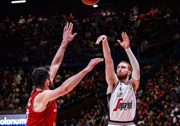 How old is Nico Mannion? | Nico Mannion age revealed