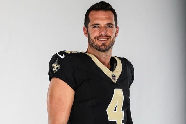 Does Dеrеk Carr Wear Eyeliner?