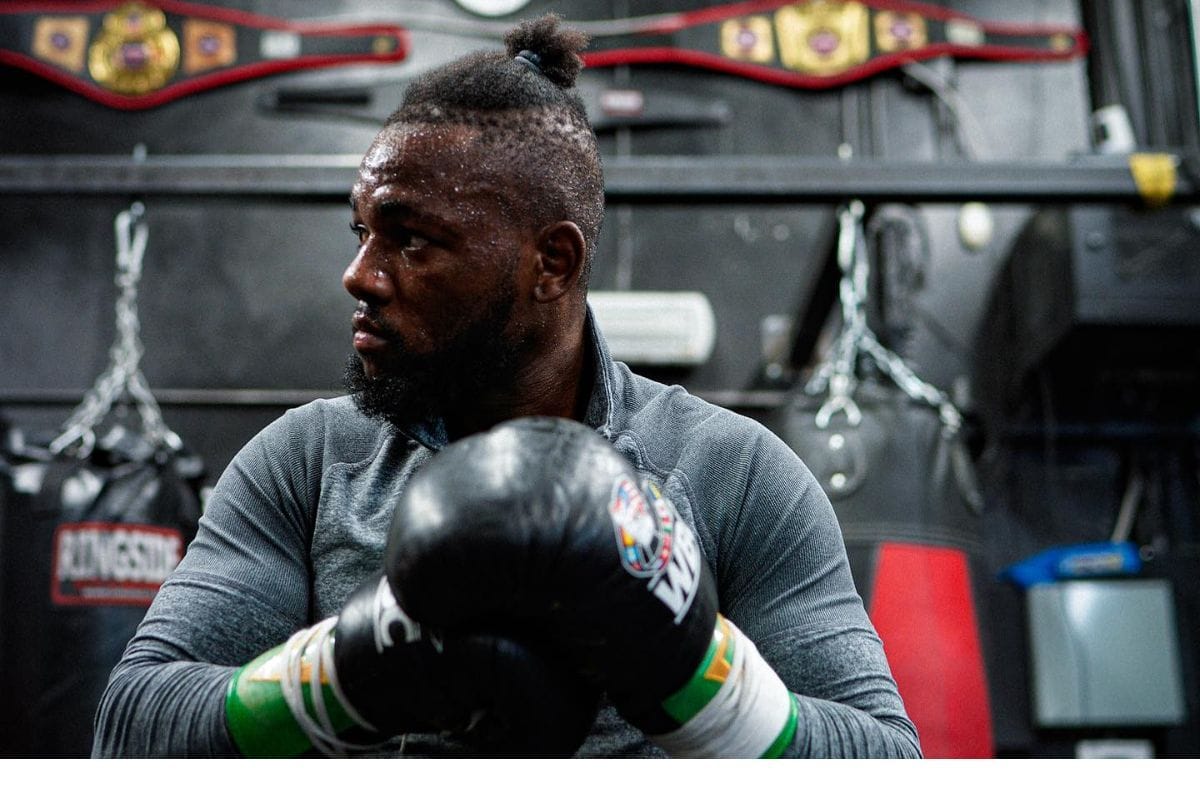 5 fighters who could steal the show at UFC 293