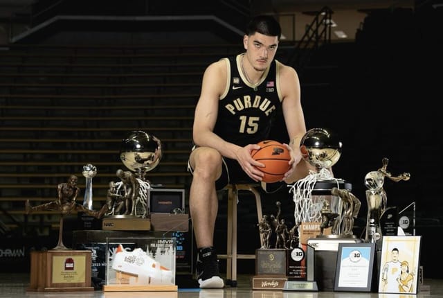 How many rings does Zach Edey have?