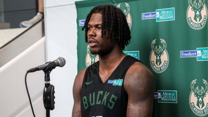 What is Chris Livingston's contract with the Milwaukee Bucks? A closer ...