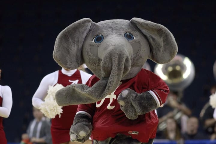 Why does Alabama use an Elephant as a Mascot?