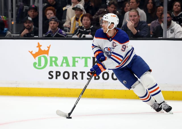 What is Connor McDavid's top speed?