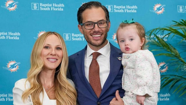 Who is Mike McDaniel's wife, Katie Hemstalk?