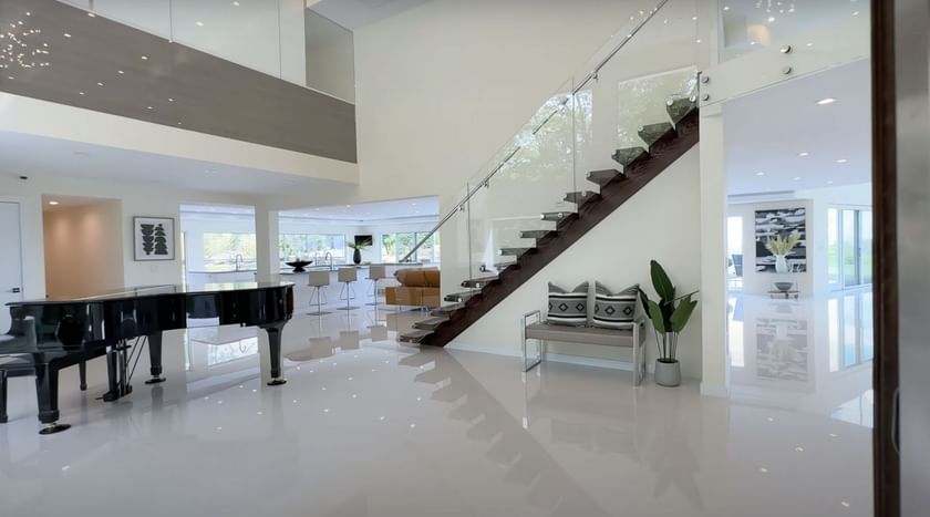 Aaron Rodgers’ New Jersey house: Interior designer points out most ‘off ...