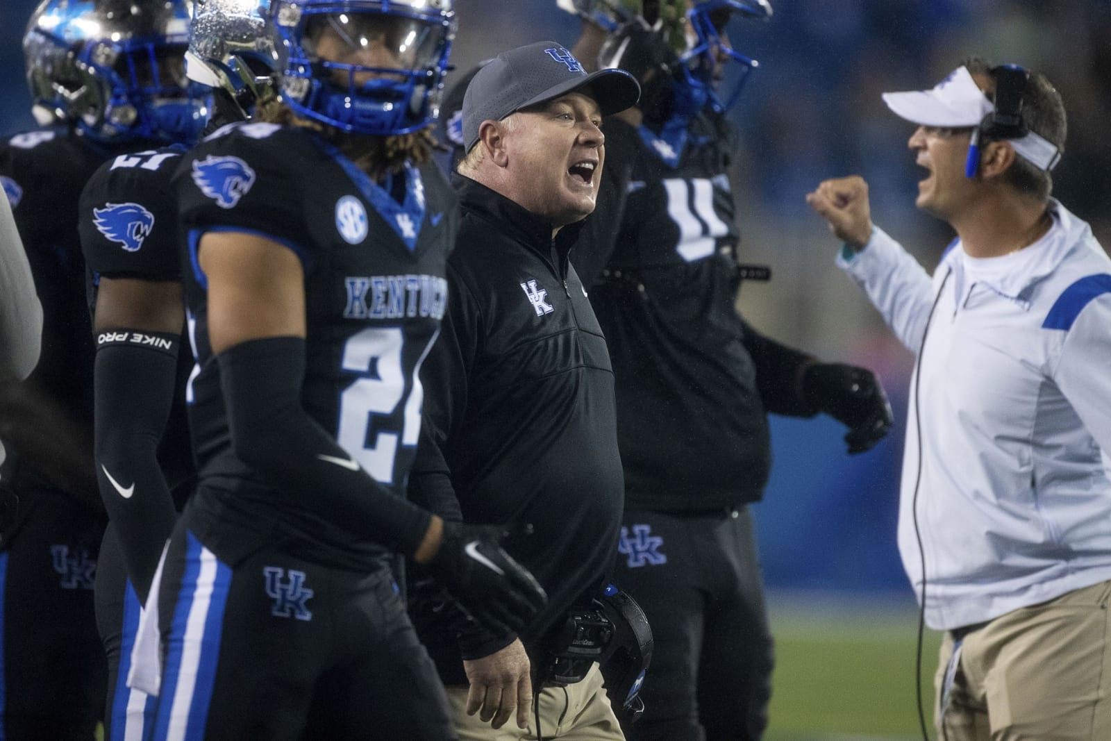 Where do Mark Stoops' sons play football? Kentucky HC's early career ...