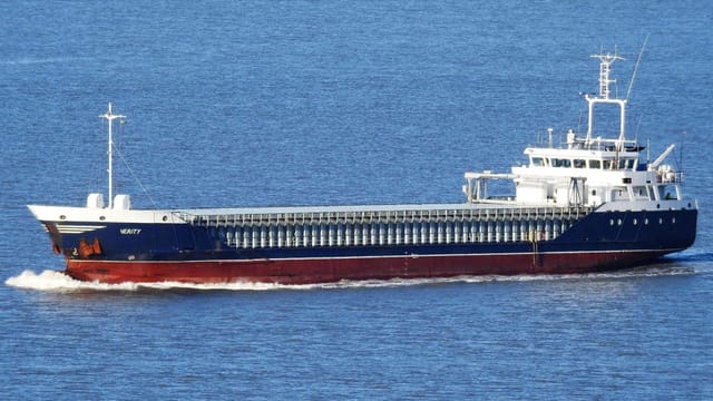How many people were on board the Verity? British cargo ship sinks ...
