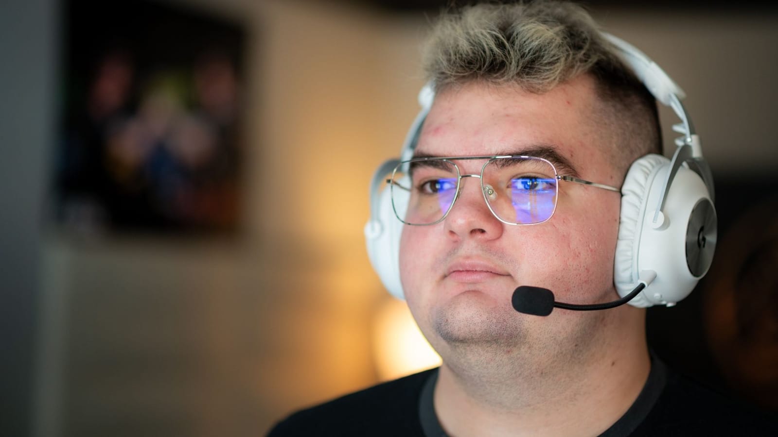 10 CS2 pros who play with 4:3 black bars