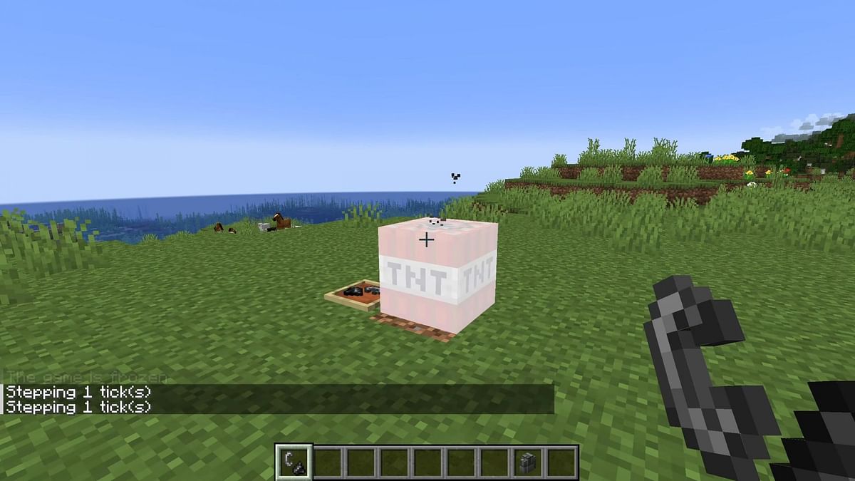 Minecrafts New Tick Command Stops Time In Game