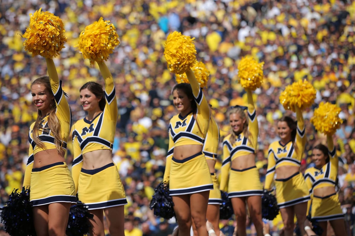 5 best cheerleaders' outfits in college football feat. LSU, Michigan ...