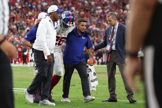 Saquon Barkley injury: What happened to Giants RB in Week 7 vs Commanders?