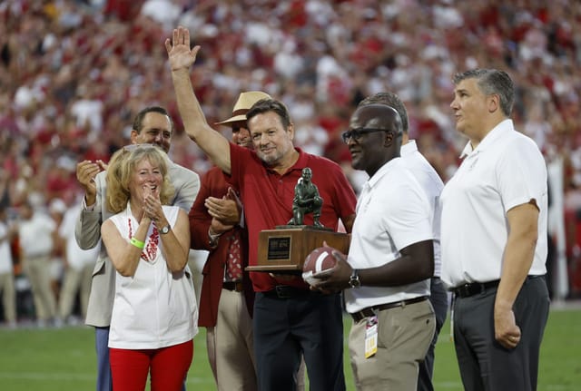 Is Drake Stoops related to Bob Stoops? More about the Sooners WR's parents