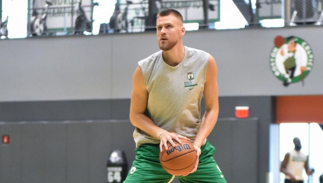 How tall is Kristaps Porzingis?