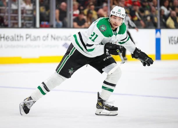 How tall is Jason Robertson? | Jason Robertson Height