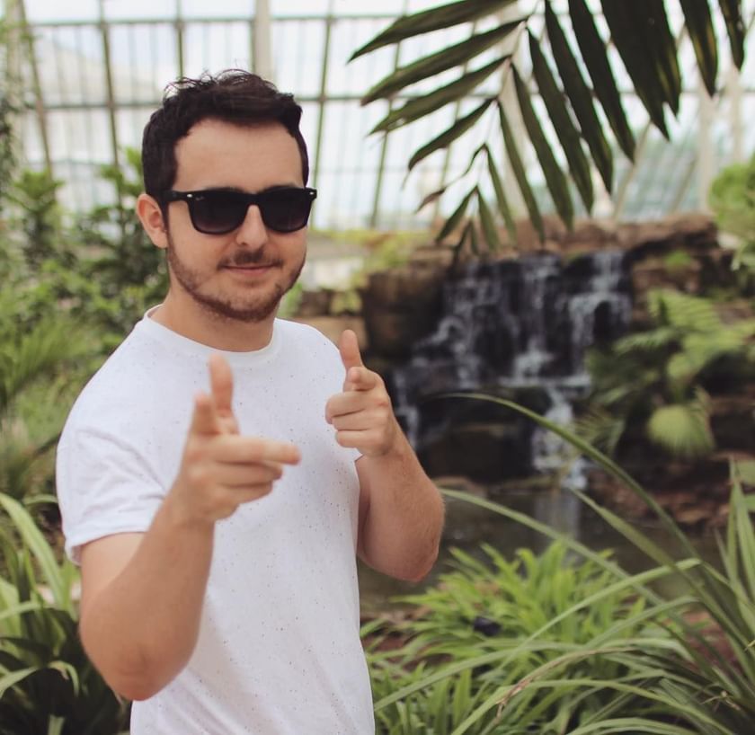 SmallishBeans's Profile, Net Worth, Age, Height, Relationships, FAQs