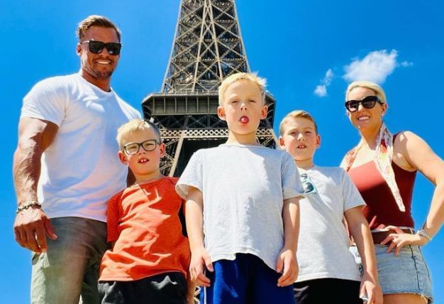 Who is Alan Ritchson’s wife?