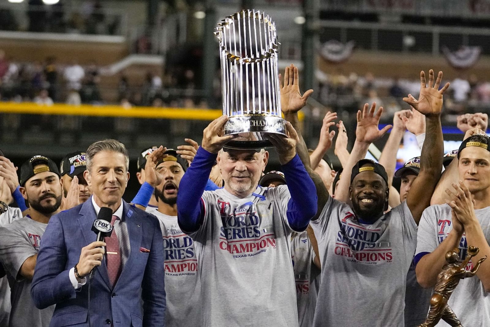 How much does the World Series trophy cost? History, size dimensions ...