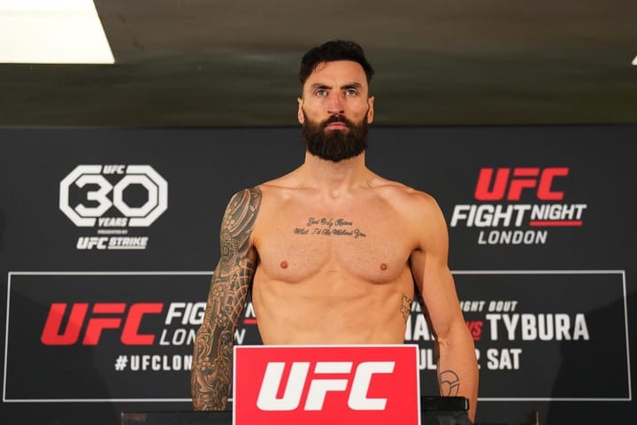 What type of fighter is Paul Craig?