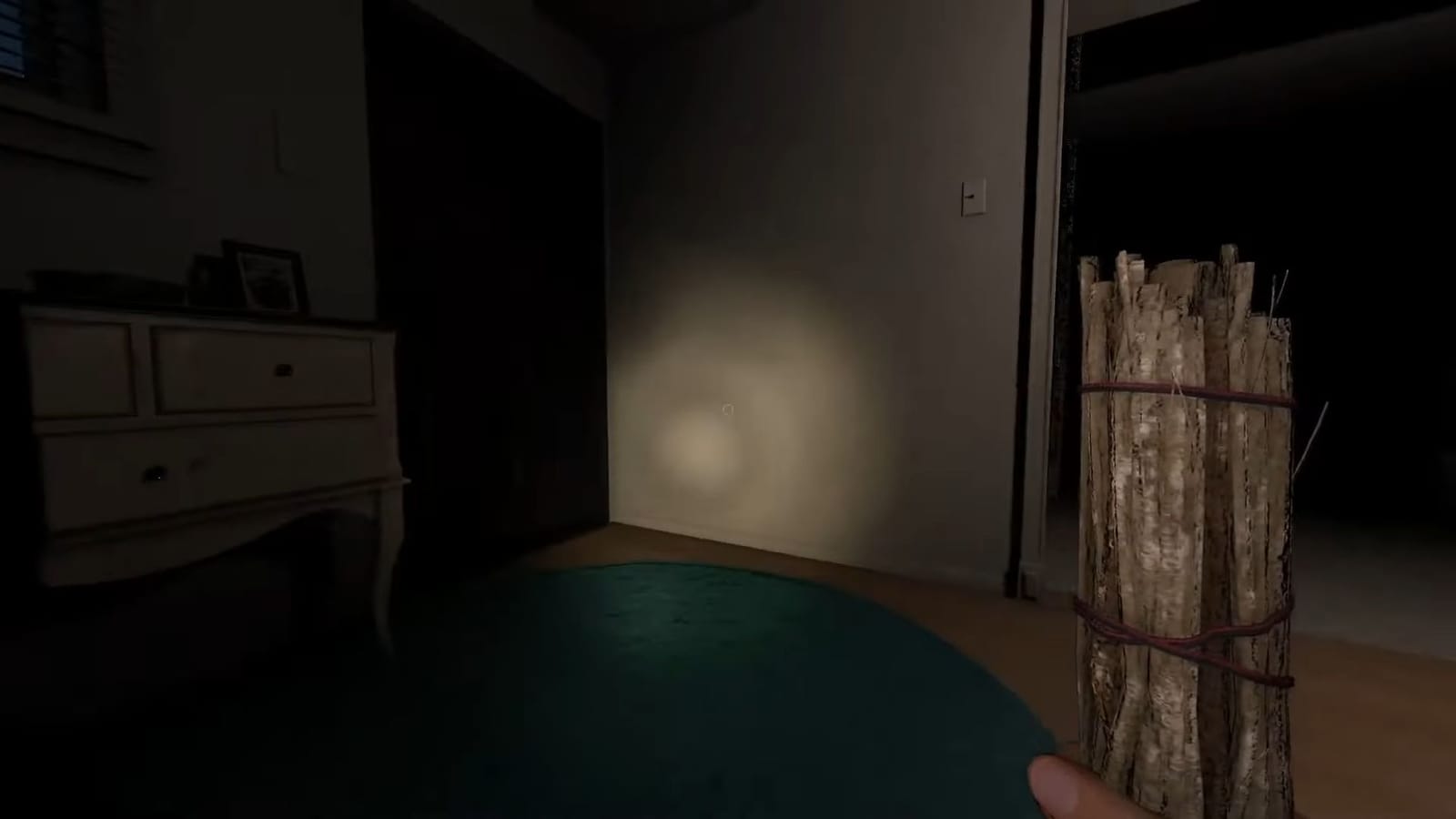 Phasmophobia: Every tier 1 optional equipment and its features