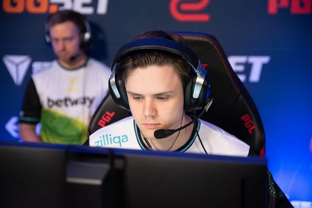 REZ CS2 settings (2023): Crosshair, configuration, sensitivity, and more