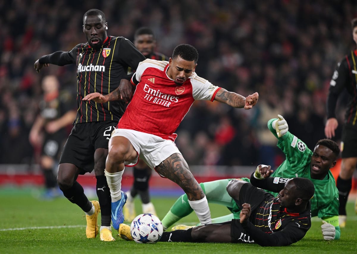 "Best performance in an Arsenal shirt", "Growing with every game ...