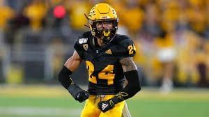 How Tall is Jacob Cowing?