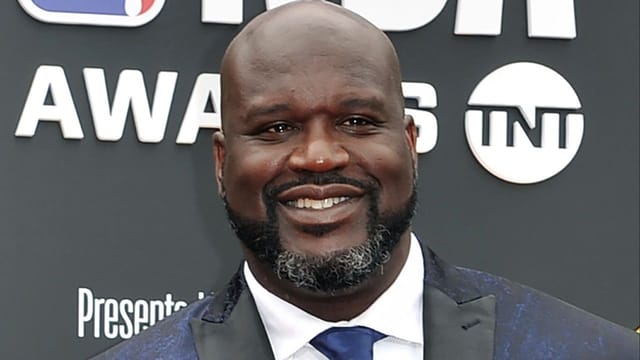 $400 million worth Shaquille O'Neal donates $20,000 to renovate ...