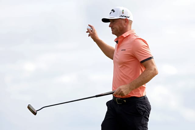 Why are Alex Noren and other golfers wearing ‘three hearts’ at Bermuda ...