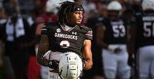 How old is Antwane Wells Jr?