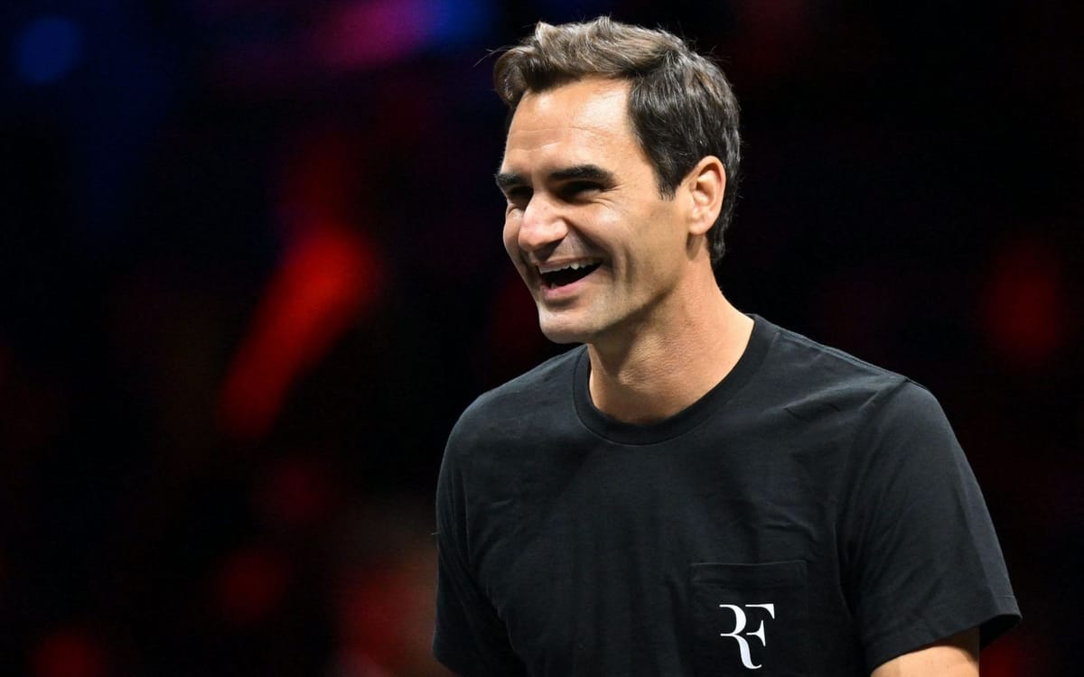 Roger Federer stars in goofy selfie to make Swiss volleyball duo's day