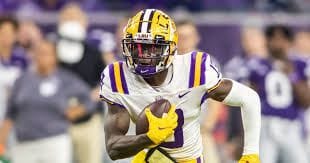 List of College Football Uniforms