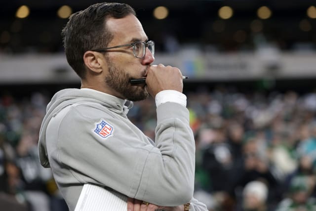 Mike McDaniel clarifies Al Michaels’ story on meeting his wife: “I was ...