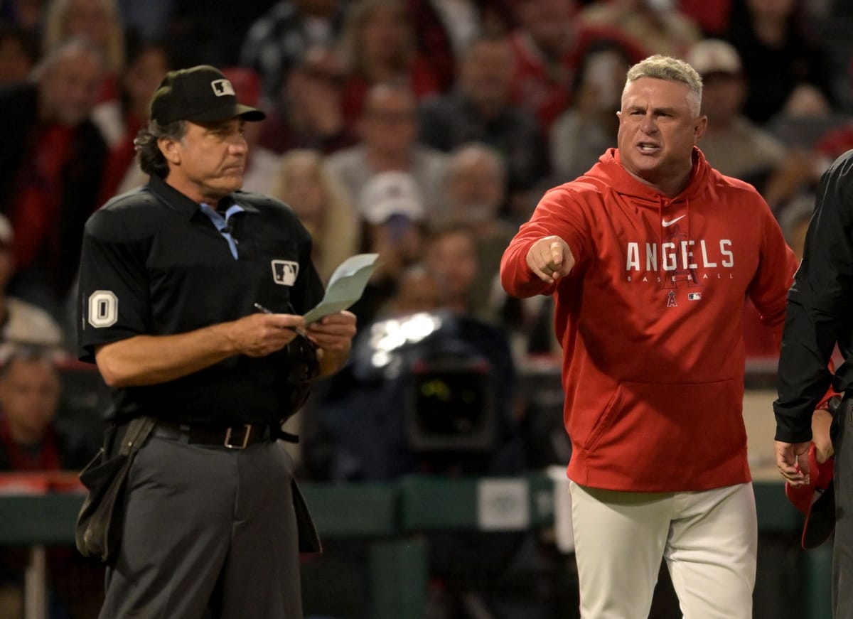 Padres officially interview Phil Nevin for vacant manager spot ...