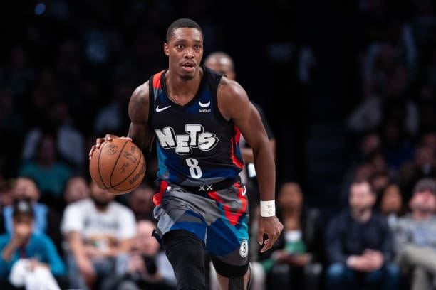 How much money does Lonnie Walker make a year?