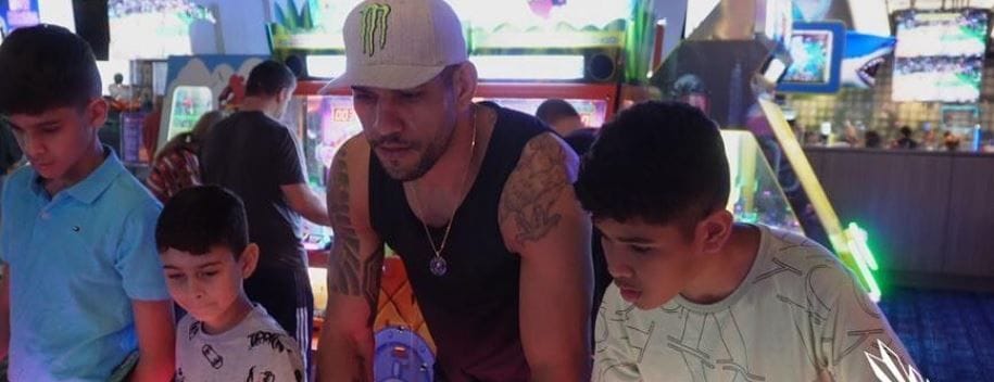 Who is Alex Pereira girlfriend, Merle?