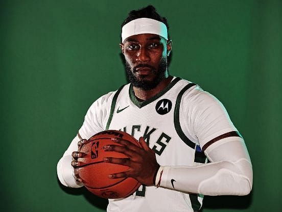 How tall is Jae Crowder?