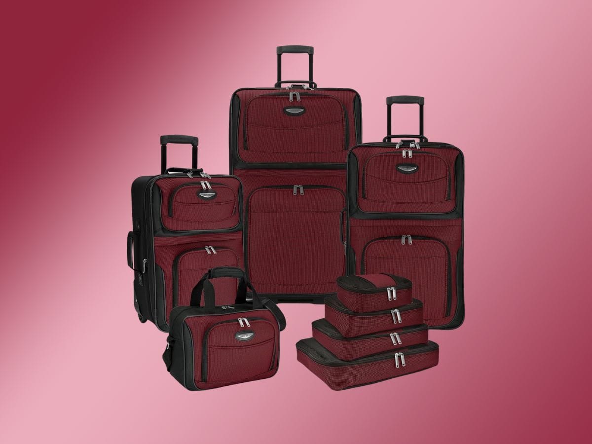 11 best fashionable luggage sets for New Year travel plans