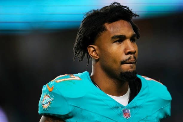 What is Jaylen Waddle's 40 time?