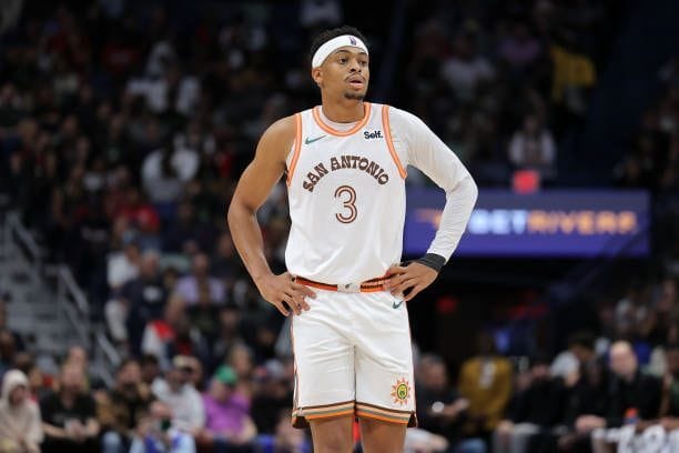 How many 3s does Keldon Johnson average?