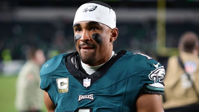 Jalen Hurts and Eagles labeled as "frauds" by fans after "embarrassing ...