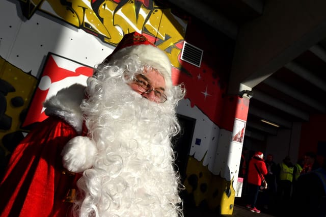 5 legendary actors who have portrayed Santa Claus in movies