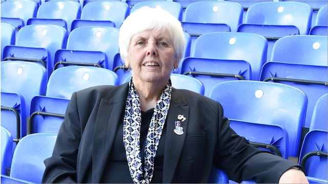 Who was Lily Barnes? Everton's longest-standing tour guide dies at 79 ...