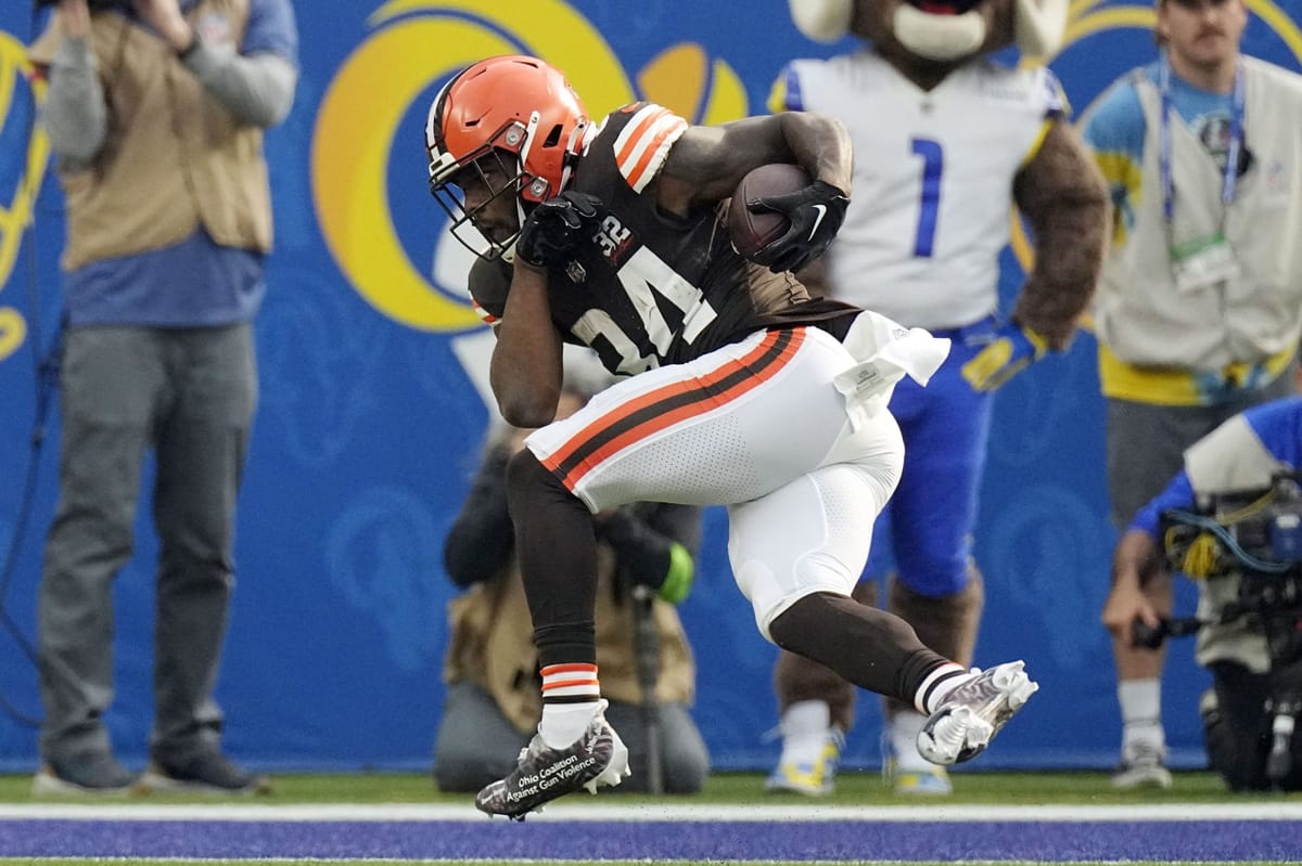 Aaron Jones or Jerome Ford: Who should I start in Week 14 Fantasy Football?