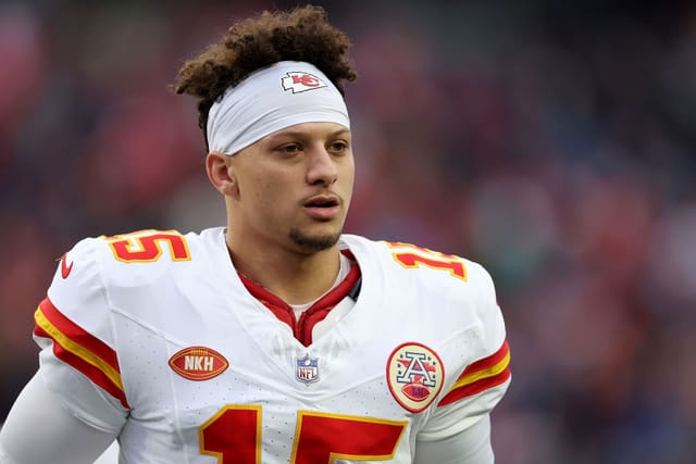 “Which team gets Mahomes?” - NFL world engages in All-Black vs All ...