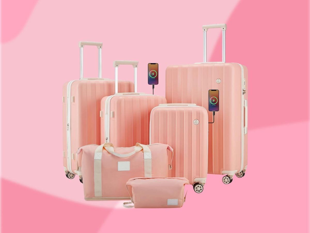 11 best fashionable luggage sets for New Year travel plans